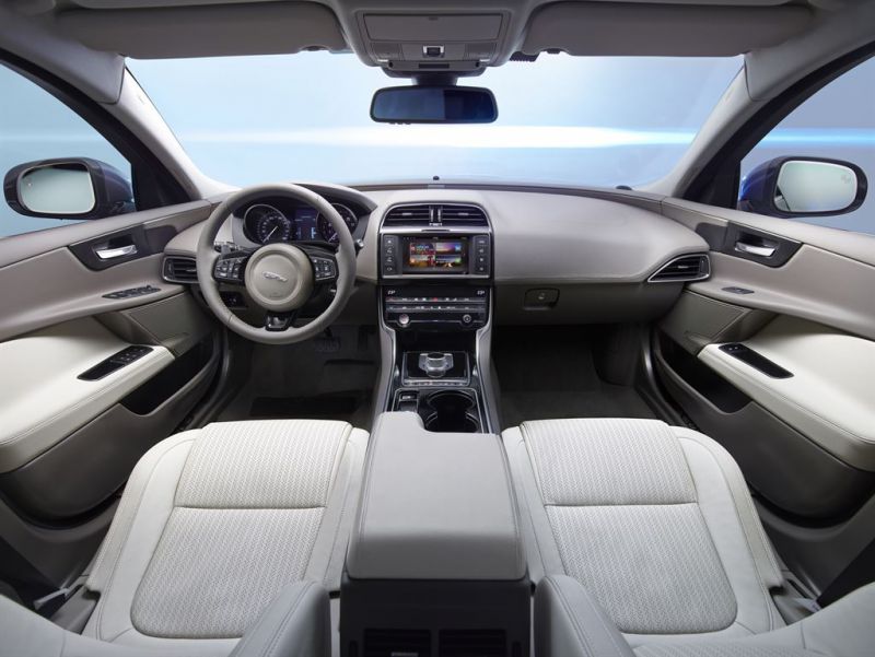 Jaguar XE (X760) 2.0d (163 Hp)